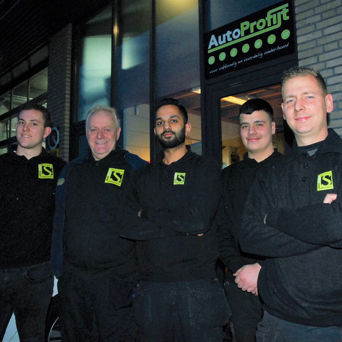 APK, banden, carbo cleaning, schade en onderhoud | garage, onderhoud ...